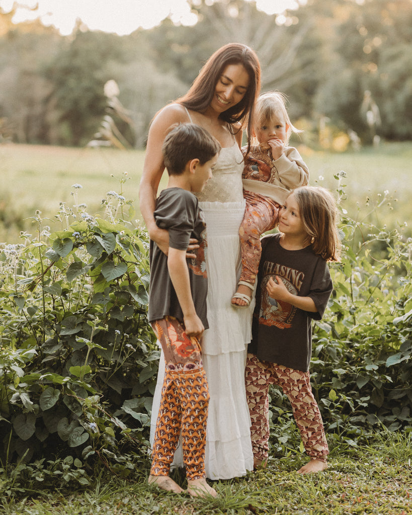 Harems - Aura Dragon – Chasing Rivers