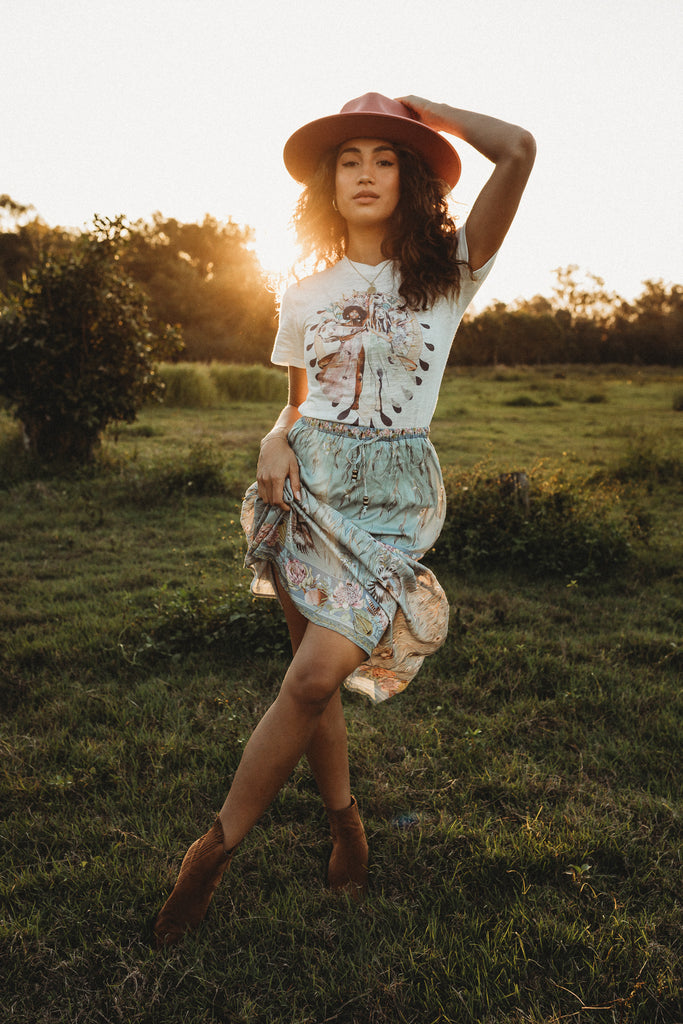 Ladies Grounded Tee – Chasing Rivers